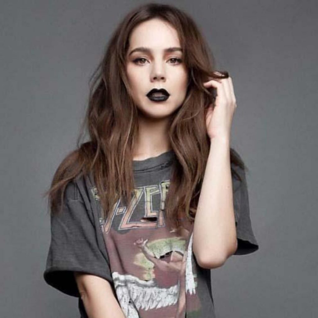 Eva: New! I dare you to leave teasers - January 2019 - TrippleMonline