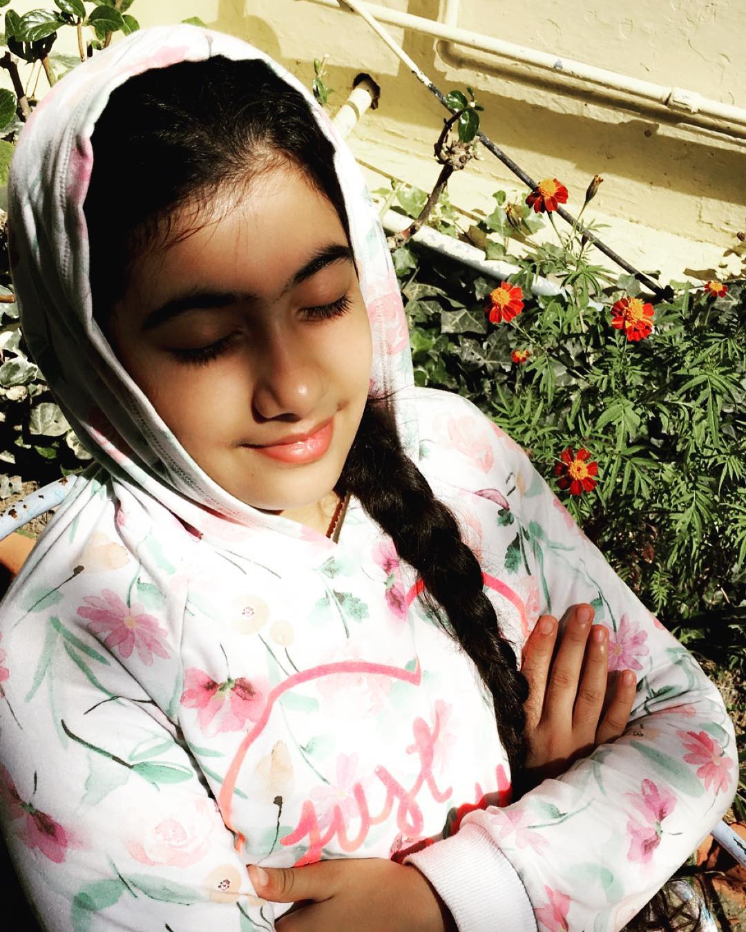 Meet Ruhana Khanna (Gangaa), current age, latest pics, Parents, School ...