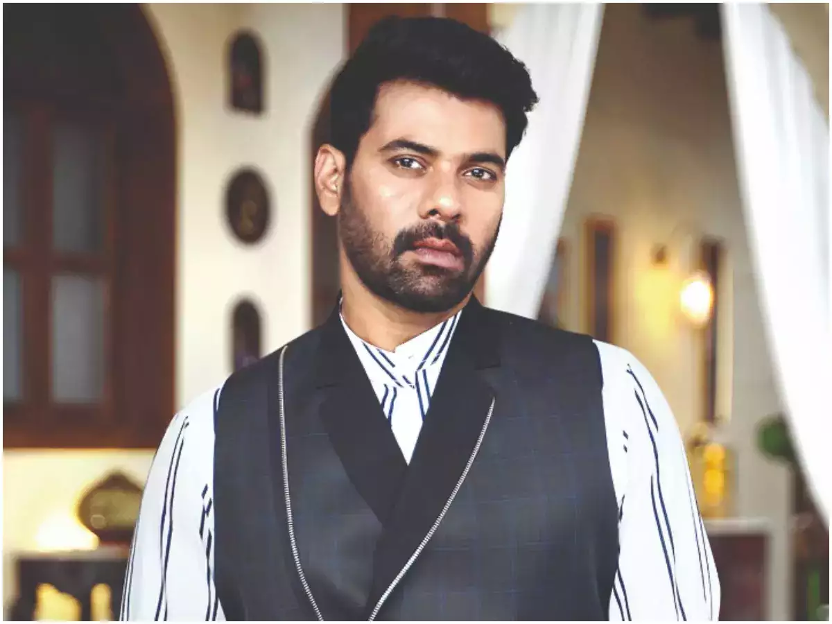 Radha Mohan Zee world full story, plot summary - TrippleMonline